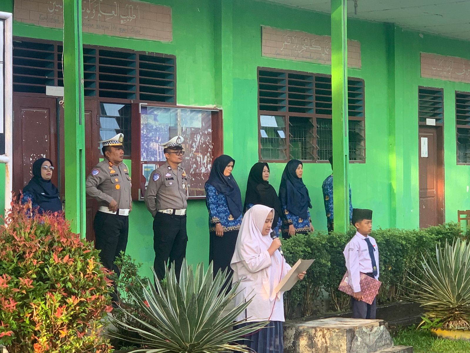 Goes To School Jadi Pembina Upacara Di MTSN Salak Kasat Lantas Sosialisasikan Ops Keselamatan ...