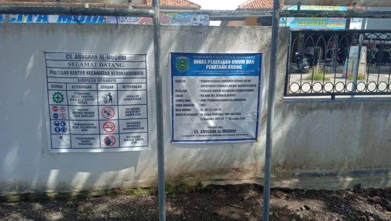 Proyek Hotmix Di Kantor Kecamatan Kedokan Bunder Indramayu Di Sambut ...